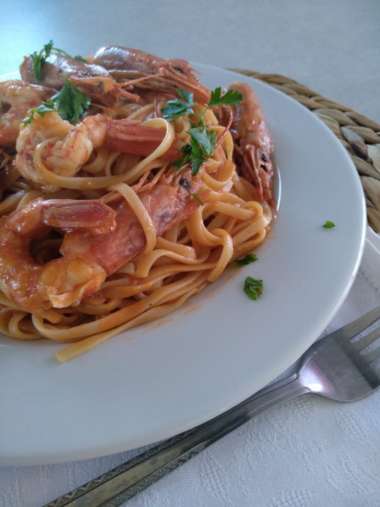 ΓΑΡΙΔΟΜΑΚΑΡΟΝΑΔΑ που αγαπάμε όλοι μας ! Εξαιρετική!