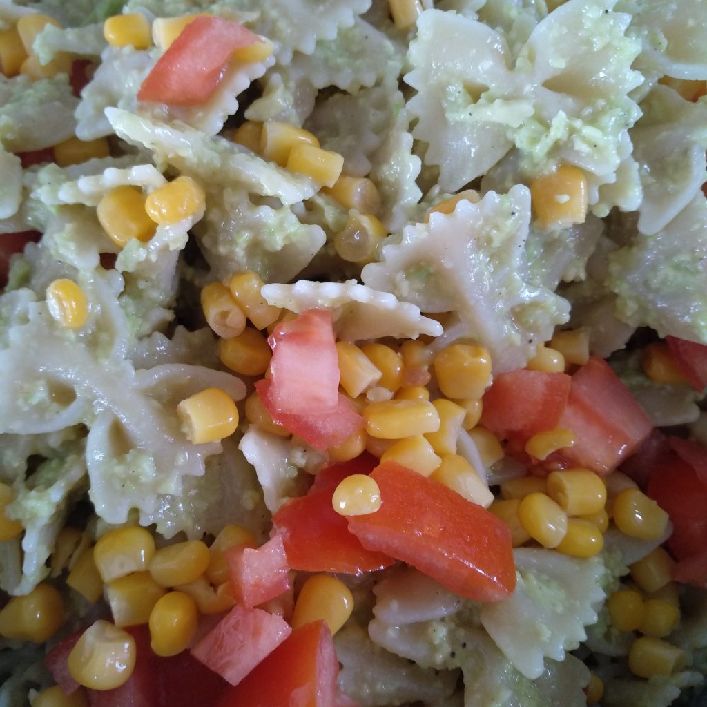 ΣΑΛΑΤΑ ΖΥΜΑΡΙΚΩΝ ΜΕ ΣΑΛΤΣΑ ΑΒΟΚΑΝΤΟ Τα αγαπημένα!